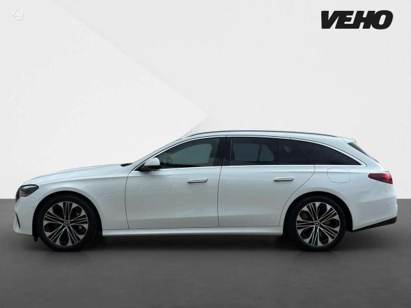 Balts Mercedes-Benz E 300 2024 Viļņa, ar dzinēja tilpumu 1.99 L un nobraukumu 38 tūkst. km par 45500 €, foto 2 vietnē AUTOMOTO.COM.LV