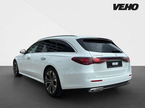 Balts Mercedes-Benz E 300 2024 Viļņa, ar dzinēja tilpumu 1.99 L un nobraukumu 38 tūkst. km par 45500 €, foto 3 vietnē AUTOMOTO.COM.LV