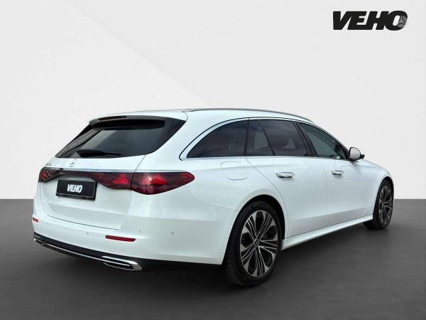 Balts Mercedes-Benz E 300 2024 Viļņa, ar dzinēja tilpumu 1.99 L un nobraukumu 38 tūkst. km par 45500 €, foto 5 vietnē AUTOMOTO.COM.LV