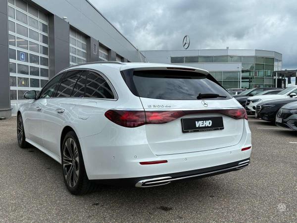 Balts Mercedes-Benz E 300 2024 Viļņa, ar dzinēja tilpumu 1.99 L un nobraukumu 38 tūkst. km par 45500 €, foto 10 vietnē AUTOMOTO.COM.LV
