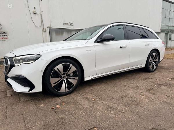 White Mercedes-Benz E 300 2025 in Vilnius, with an engine capacity of 1.99 L and mileage of 24 thousand km for 66900 €, photo 4 on AUTOMOTO.COM.LV