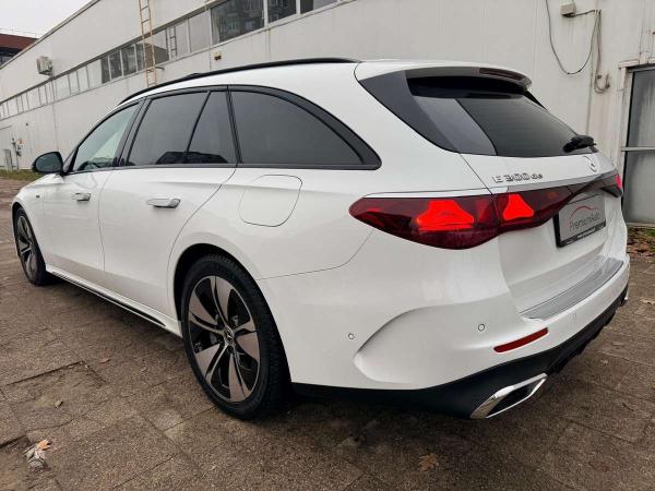 White Mercedes-Benz E 300 2025 in Vilnius, with an engine capacity of 1.99 L and mileage of 24 thousand km for 66900 €, photo 6 on AUTOMOTO.COM.LV