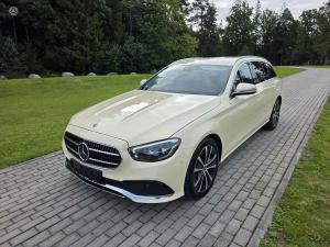 Dzeltens Mercedes-Benz E 300 2021 Telšiai, ar dzinēja tilpumu 1.95 L un nobraukumu 264 tūkst. km par 18700 €, foto  vietnē AUTOMOTO.COM.LV