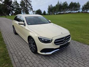 Dzeltens Mercedes-Benz E 300 2021 Telšiai, ar dzinēja tilpumu 1.95 L un nobraukumu 264 tūkst. km par 18700 €, foto 3 vietnē AUTOMOTO.COM.LV