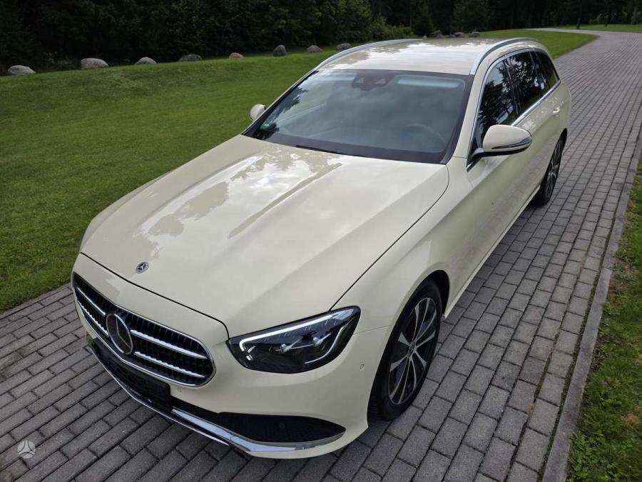 Dzeltens Mercedes-Benz E 300 2021 Telšiai, ar dzinēja tilpumu 1.95 L un nobraukumu 264 tūkst. km par 18700 €, foto 14 vietnē AUTOMOTO.COM.LV