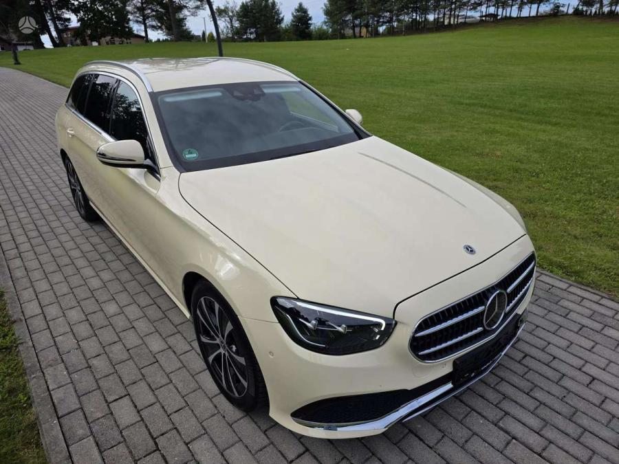 Dzeltens Mercedes-Benz E 300 2021 Telšiai, ar dzinēja tilpumu 1.95 L un nobraukumu 264 tūkst. km par 18700 €, foto 15 vietnē AUTOMOTO.COM.LV