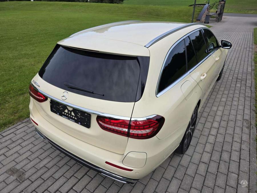 Dzeltens Mercedes-Benz E 300 2021 Telšiai, ar dzinēja tilpumu 1.95 L un nobraukumu 264 tūkst. km par 18700 €, foto 16 vietnē AUTOMOTO.COM.LV