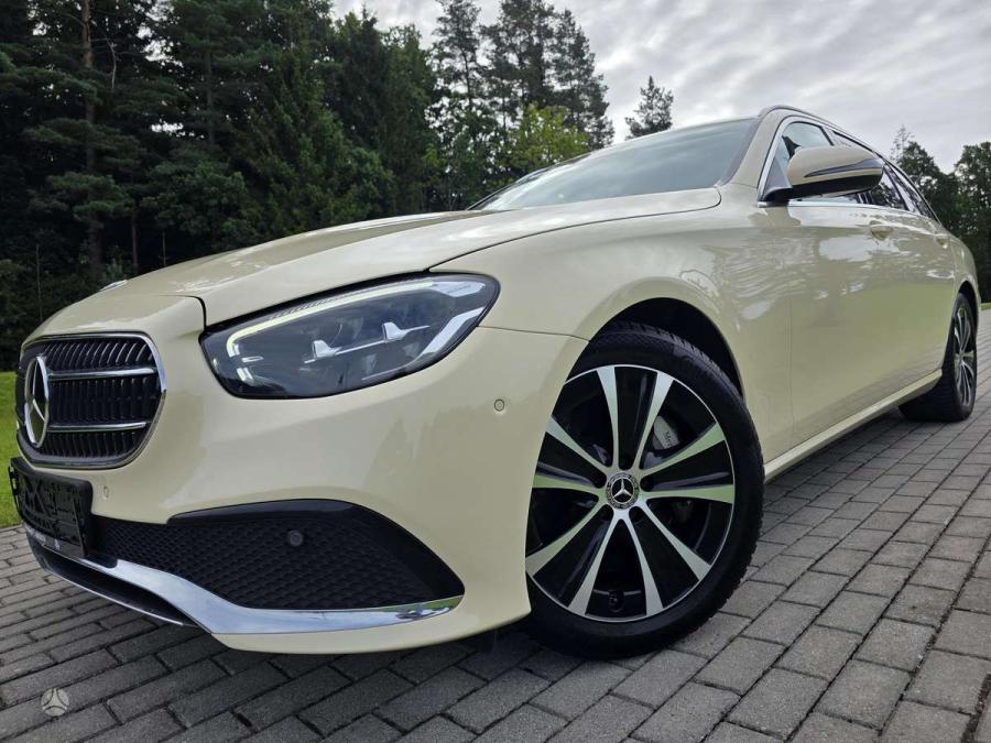 Dzeltens Mercedes-Benz E 300 2021 Telšiai, ar dzinēja tilpumu 1.95 L un nobraukumu 264 tūkst. km par 18700 €, foto 18 vietnē AUTOMOTO.COM.LV