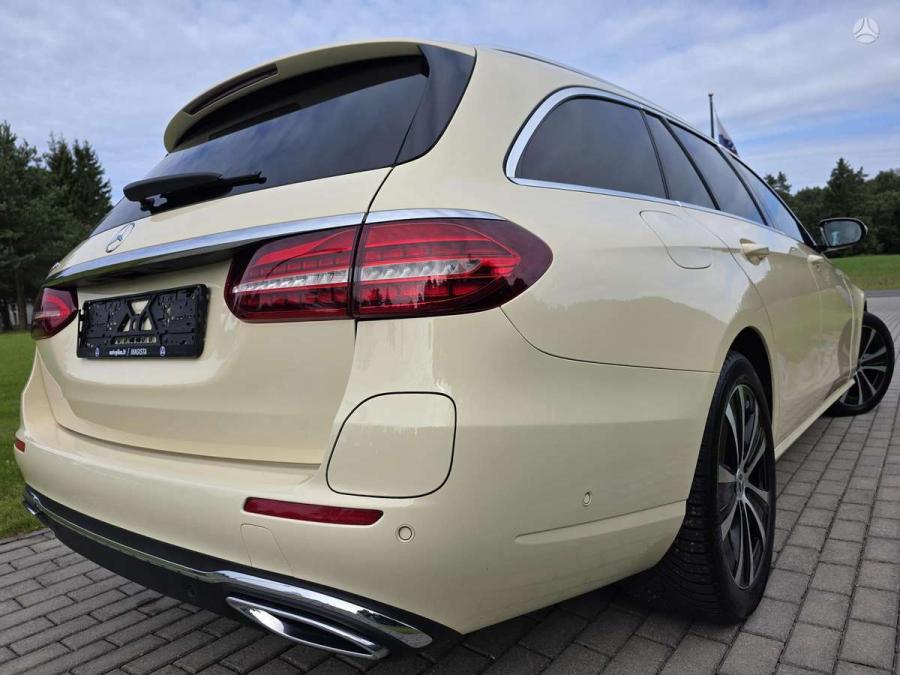Dzeltens Mercedes-Benz E 300 2021 Telšiai, ar dzinēja tilpumu 1.95 L un nobraukumu 264 tūkst. km par 18700 €, foto 19 vietnē AUTOMOTO.COM.LV