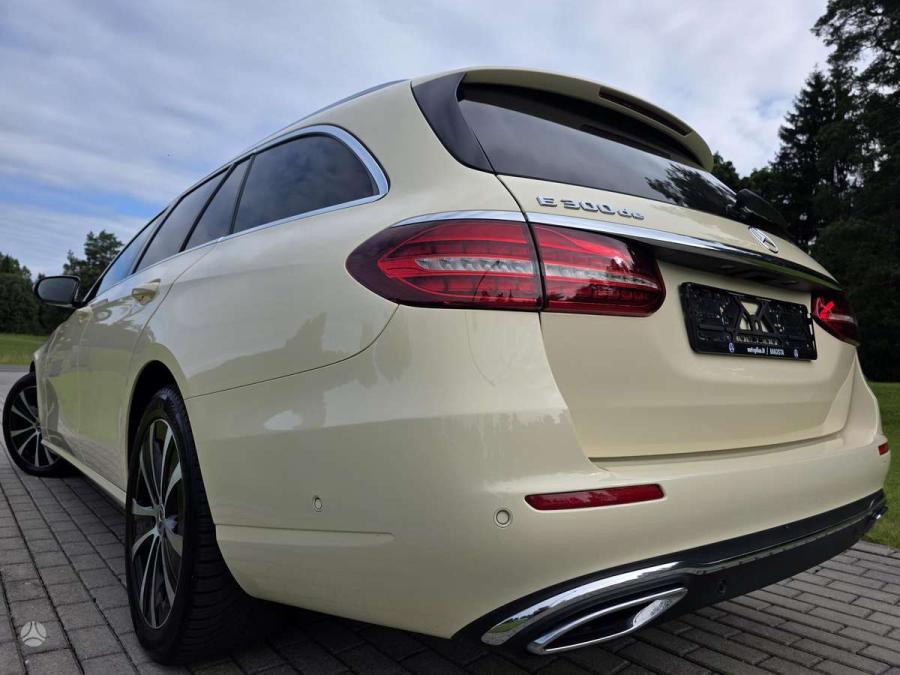 Dzeltens Mercedes-Benz E 300 2021 Telšiai, ar dzinēja tilpumu 1.95 L un nobraukumu 264 tūkst. km par 18700 €, foto 21 vietnē AUTOMOTO.COM.LV