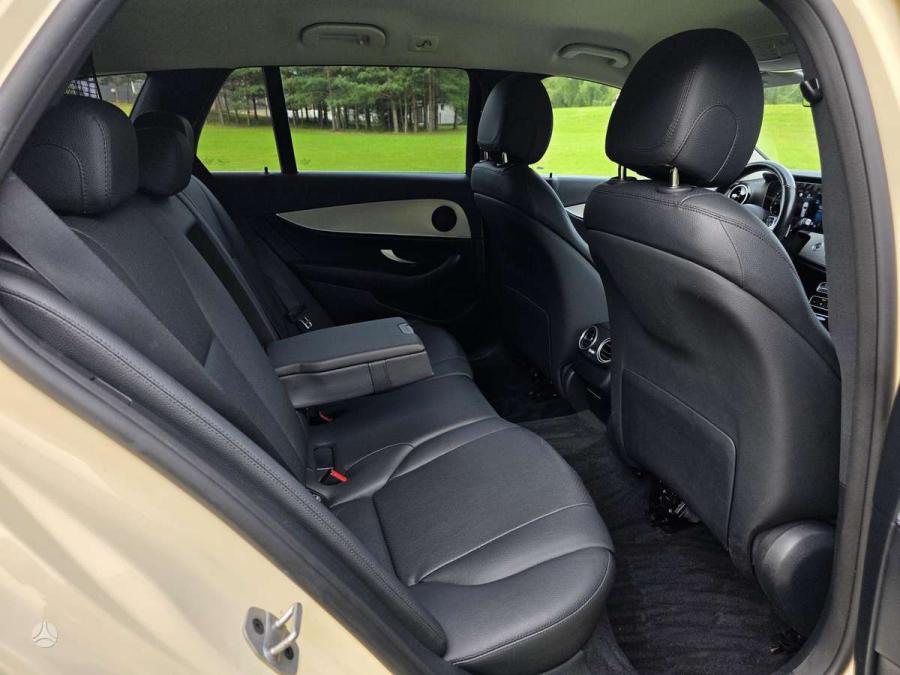 Dzeltens Mercedes-Benz E 300 2021 Telšiai, ar dzinēja tilpumu 1.95 L un nobraukumu 264 tūkst. km par 18700 €, foto 26 vietnē AUTOMOTO.COM.LV