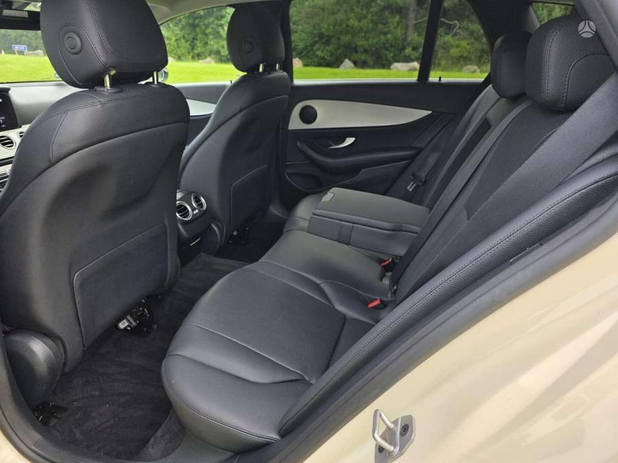 Dzeltens Mercedes-Benz E 300 2021 Telšiai, ar dzinēja tilpumu 1.95 L un nobraukumu 264 tūkst. km par 18700 €, foto 27 vietnē AUTOMOTO.COM.LV