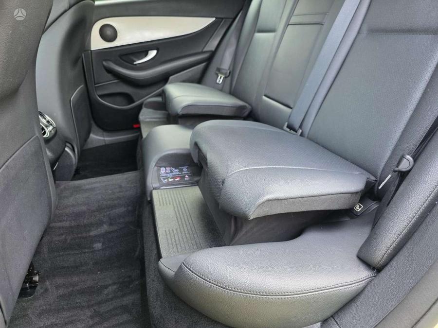 Dzeltens Mercedes-Benz E 300 2021 Telšiai, ar dzinēja tilpumu 1.95 L un nobraukumu 264 tūkst. km par 18700 €, foto 28 vietnē AUTOMOTO.COM.LV