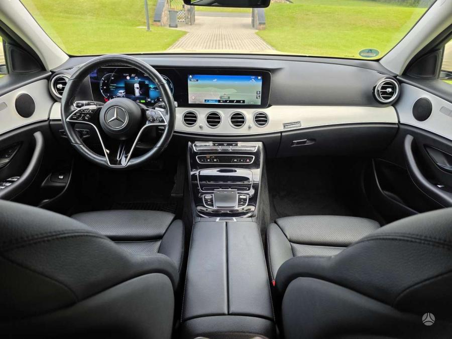 Dzeltens Mercedes-Benz E 300 2021 Telšiai, ar dzinēja tilpumu 1.95 L un nobraukumu 264 tūkst. km par 18700 €, foto 29 vietnē AUTOMOTO.COM.LV