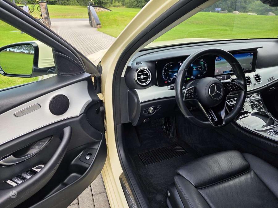 Dzeltens Mercedes-Benz E 300 2021 Telšiai, ar dzinēja tilpumu 1.95 L un nobraukumu 264 tūkst. km par 18700 €, foto 31 vietnē AUTOMOTO.COM.LV