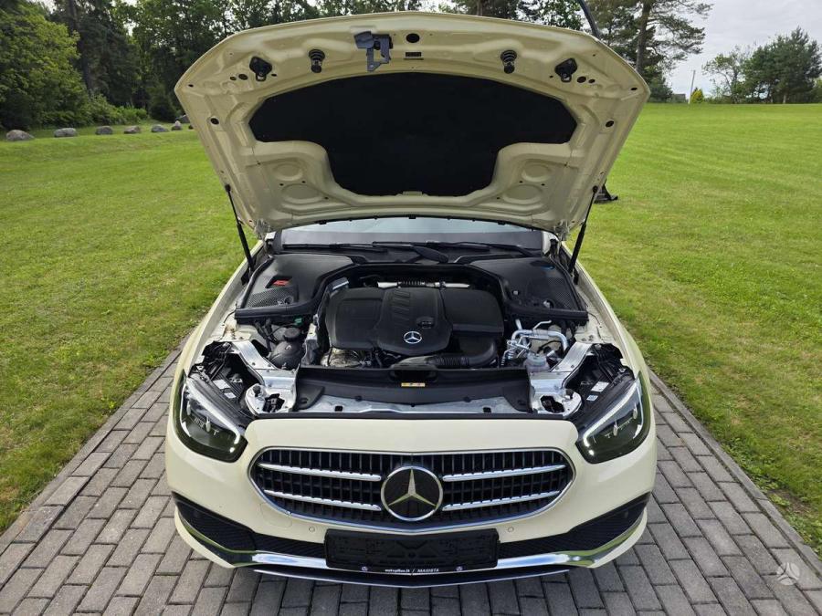 Dzeltens Mercedes-Benz E 300 2021 Telšiai, ar dzinēja tilpumu 1.95 L un nobraukumu 264 tūkst. km par 18700 €, foto 53 vietnē AUTOMOTO.COM.LV