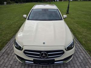 Dzeltens Mercedes-Benz E 300 2021 Telšiai, ar dzinēja tilpumu 1.95 L un nobraukumu 264 tūkst. km par 18700 €, foto 54 vietnē AUTOMOTO.COM.LV