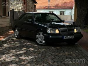 Black Mercedes-Benz E 320 1994 in Cesis, with an engine capacity of 3.20 L and mileage of 240 thousand km for 7990 €, photo  on AUTOMOTO.COM.LV