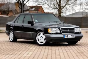 Melns Mercedes-Benz E 320 1995 Jelgava, ar dzinēja tilpumu 3.20 L un nobraukumu 160 tūkst. km par 9600 €, foto 3 vietnē AUTOMOTO.COM.LV