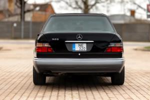 Melns Mercedes-Benz E 320 1995 Jelgava, ar dzinēja tilpumu 3.20 L un nobraukumu 160 tūkst. km par 9600 €, foto 7 vietnē AUTOMOTO.COM.LV