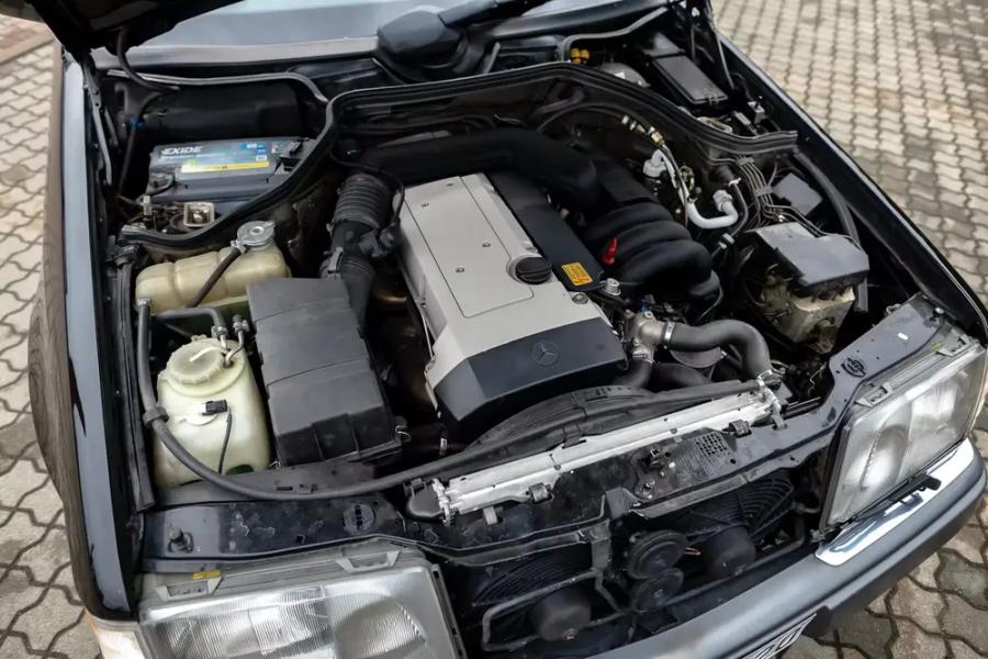 Melns Mercedes-Benz E 320 1995 Jelgava, ar dzinēja tilpumu 3.20 L un nobraukumu 160 tūkst. km par 9600 €, foto 9 vietnē AUTOMOTO.COM.LV
