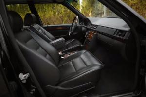 Melns Mercedes-Benz E 320 1995 Jelgava, ar dzinēja tilpumu 3.20 L un nobraukumu 160 tūkst. km par 9600 €, foto 13 vietnē AUTOMOTO.COM.LV