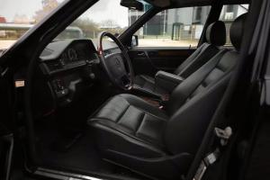 Melns Mercedes-Benz E 320 1995 Jelgava, ar dzinēja tilpumu 3.20 L un nobraukumu 160 tūkst. km par 9600 €, foto 15 vietnē AUTOMOTO.COM.LV