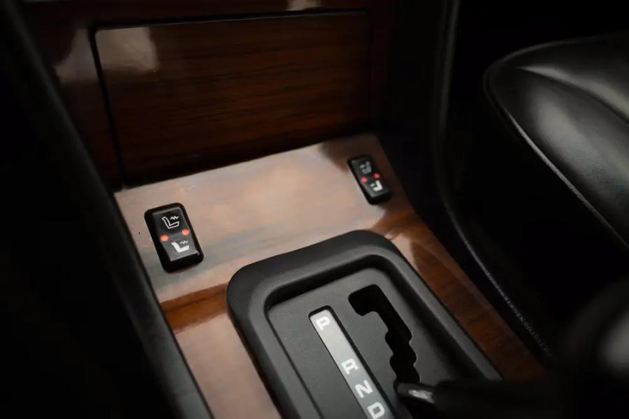 Melns Mercedes-Benz E 320 1995 Jelgava, ar dzinēja tilpumu 3.20 L un nobraukumu 160 tūkst. km par 9600 €, foto 18 vietnē AUTOMOTO.COM.LV