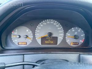 Black Mercedes-Benz E 320 2000 in Daugavpils, with an engine capacity of 3.20 L and mileage of 501 thousand km for 2100 €, photo 8 on AUTOMOTO.COM.LV