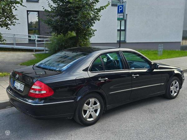 Black Mercedes-Benz E 320 2002 in Vilnius, with an engine capacity of 3.20 L and mileage of 220 thousand km for 1600 €, photo 2 on AUTOMOTO.COM.LV