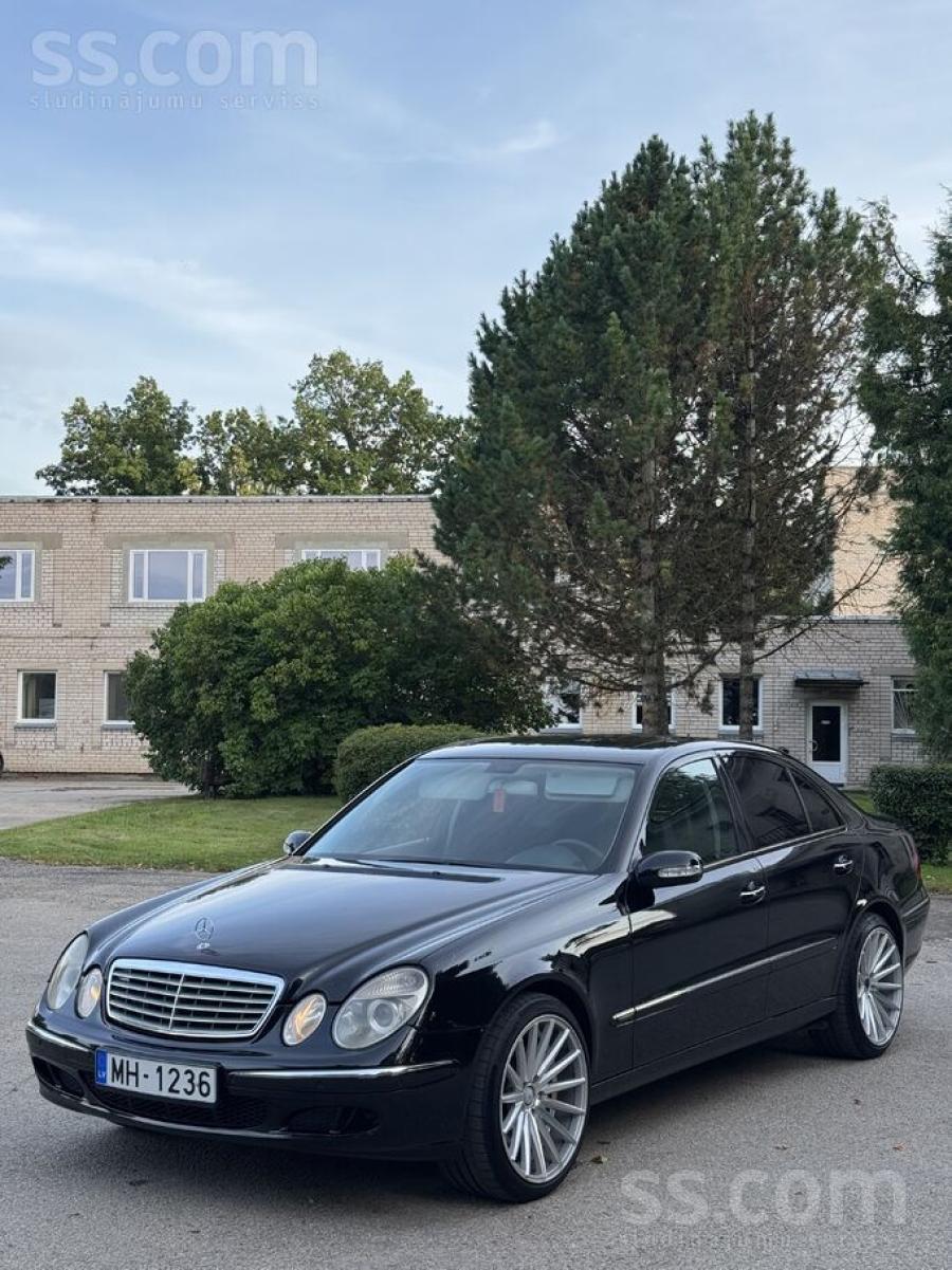 Black Mercedes-Benz E 320 2002 in Rezekne, with an engine capacity of 3.20 L and mileage of 461 thousand km for 4300 €, photo 3 on AUTOMOTO.COM.LV