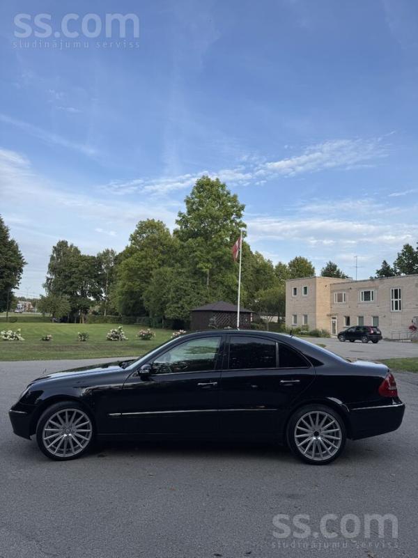 Mercedes-Benz E 320 2002 RÄzekne vietnÄ Melns Mercedes-Benz E 320 2002 RÄzekne, ar dzinÄja tilpumu 3.20 L un nobraukumu 461 tÅ«kst. km par 4300 ā¬, foto 6 vietnÄ AUTOMOTO.COM.LV