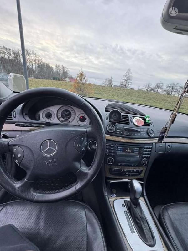 Black Mercedes-Benz E 320 2003 in Vilnius, with an engine capacity of 3.20 L and mileage of 460 thousand km for 2600 €, photo 10 on AUTOMOTO.COM.LV