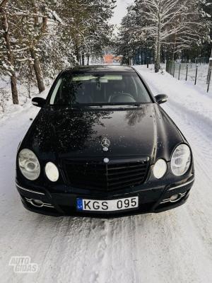 Melns Mercedes-Benz E 320 2003 Viļņa, ar dzinēja tilpumu 3.20 L un nobraukumu 380 tūkst. km par 3600 €, foto  vietnē AUTOMOTO.COM.LV