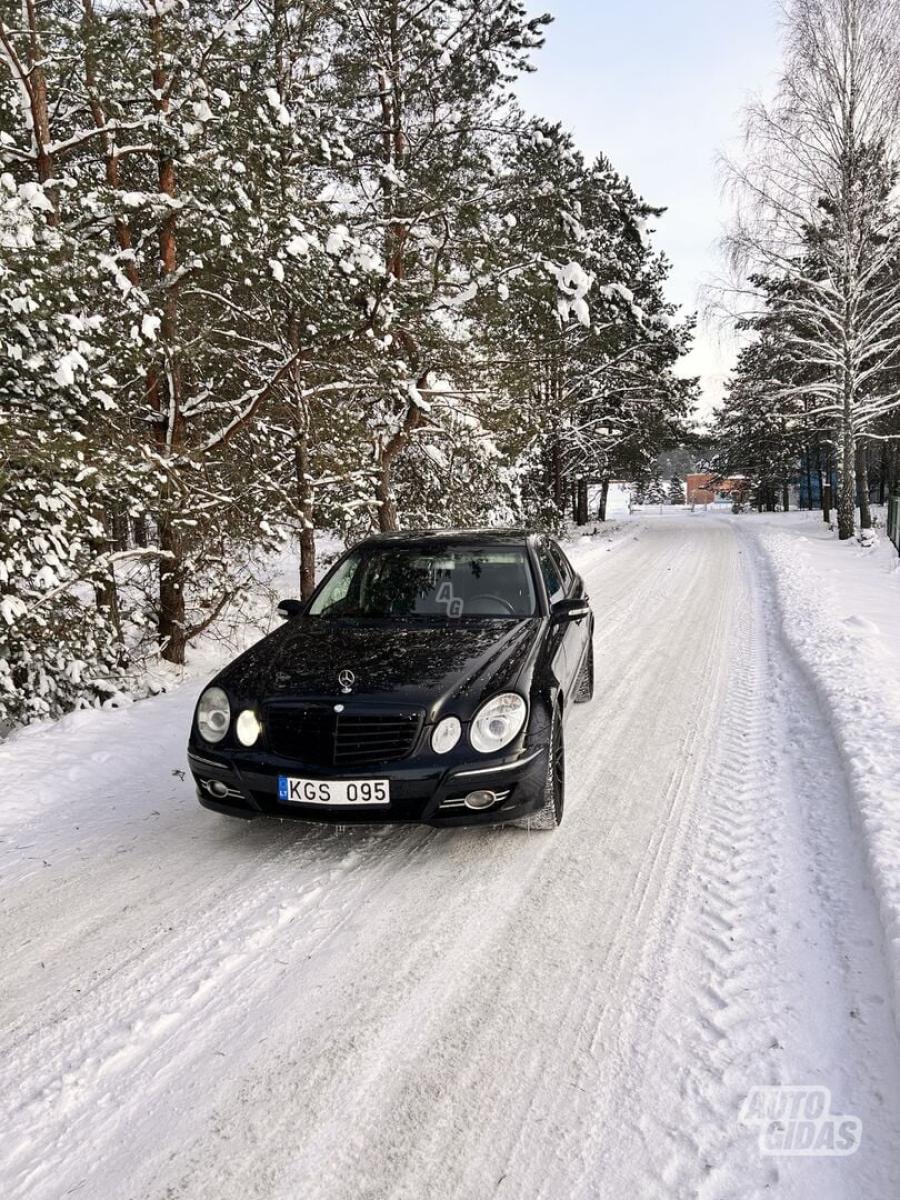 Черный Мерседес Е 320 2003 в Вильнюс, объемом двигателя 3.20 л и пробегом 380 тыс. км за 3600 €, фото 3 на AUTOMOTO.COM.LV