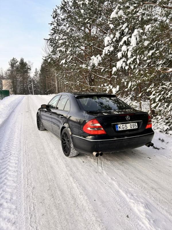 Melns Mercedes-Benz E 320 2003 Viļņa, ar dzinēja tilpumu 3.20 L un nobraukumu 380 tūkst. km par 3600 €, foto 5 vietnē AUTOMOTO.COM.LV