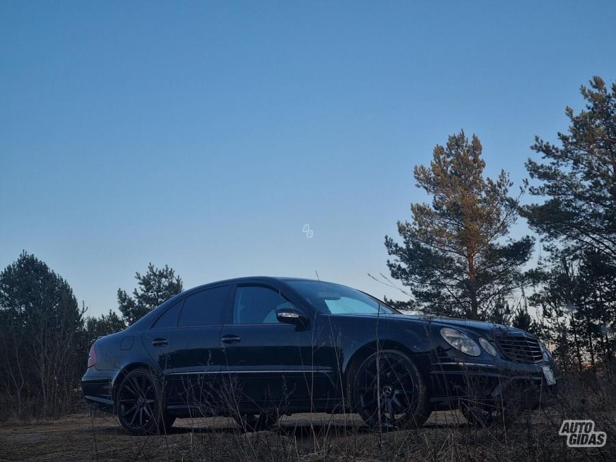 Melns Mercedes-Benz E 320 2003 Viļņa, ar dzinēja tilpumu 3.20 L un nobraukumu 292 tūkst. km par 3500 €, foto 8 vietnē AUTOMOTO.COM.LV