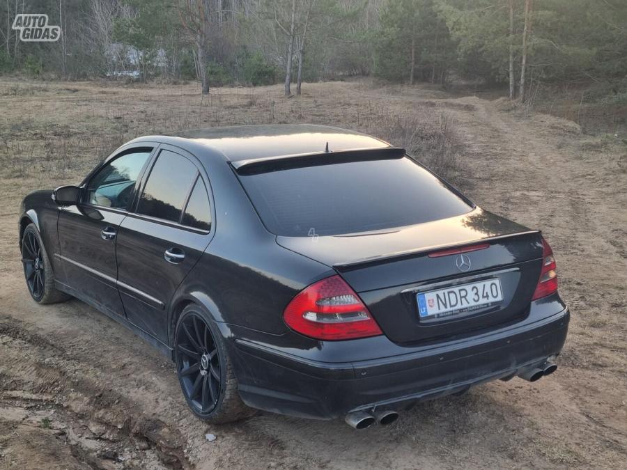 Melns Mercedes-Benz E 320 2003 Viļņa, ar dzinēja tilpumu 3.20 L un nobraukumu 292 tūkst. km par 3500 €, foto 10 vietnē AUTOMOTO.COM.LV