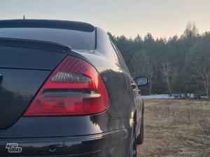 Melns Mercedes-Benz E 320 2003 Viļņa, ar dzinēja tilpumu 3.20 L un nobraukumu 292 tūkst. km par 3500 €, foto 13 vietnē AUTOMOTO.COM.LV