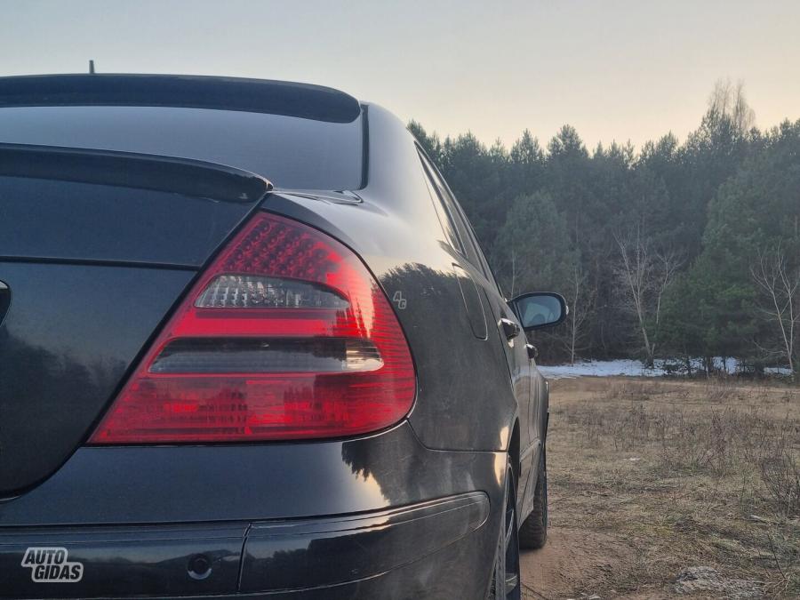 Melns Mercedes-Benz E 320 2003 Viļņa, ar dzinēja tilpumu 3.20 L un nobraukumu 292 tūkst. km par 3500 €, foto 13 vietnē AUTOMOTO.COM.LV