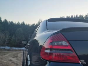 Melns Mercedes-Benz E 320 2003 Viļņa, ar dzinēja tilpumu 3.20 L un nobraukumu 292 tūkst. km par 3500 €, foto 14 vietnē AUTOMOTO.COM.LV