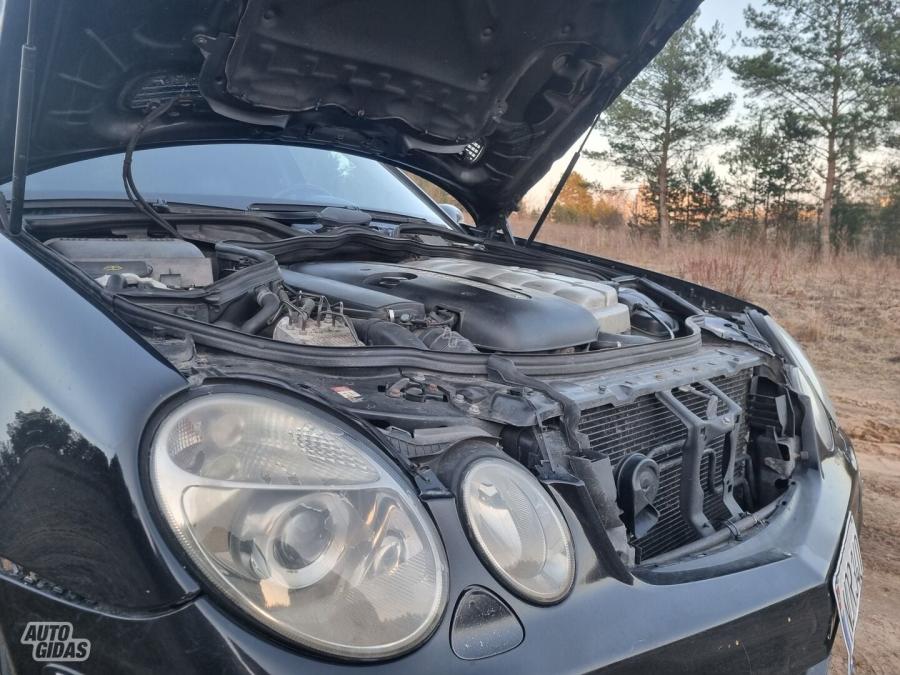 Melns Mercedes-Benz E 320 2003 Viļņa, ar dzinēja tilpumu 3.20 L un nobraukumu 292 tūkst. km par 3500 €, foto 15 vietnē AUTOMOTO.COM.LV