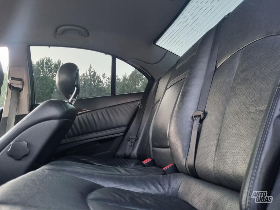 Melns Mercedes-Benz E 320 2003 Viļņa, ar dzinēja tilpumu 3.20 L un nobraukumu 292 tūkst. km par 3500 €, foto 19 vietnē AUTOMOTO.COM.LV
