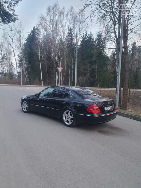 Melns Mercedes-Benz E 320 2003 Ukmergė, ar dzinēja tilpumu 3.20 L un nobraukumu 390 tūkst. km par 2300 €, foto 3 vietnē AUTOMOTO.COM.LV