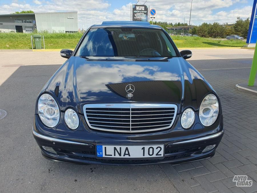 Melns Mercedes-Benz E 320 2003 Kauņa, ar dzinēja tilpumu 3.20 L un nobraukumu 370 tūkst. km par 3200 €, foto 3 vietnē AUTOMOTO.COM.LV