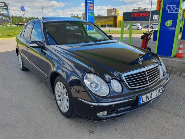 Черный Мерседес Е 320 2003 в Каунас, объемом двигателя 3.20 л и пробегом 370 тыс. км за 3200 €, фото 3 на AUTOMOTO.COM.LV