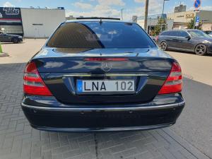Melns Mercedes-Benz E 320 2003 Kauņa, ar dzinēja tilpumu 3.20 L un nobraukumu 370 tūkst. km par 3200 €, foto 6 vietnē AUTOMOTO.COM.LV