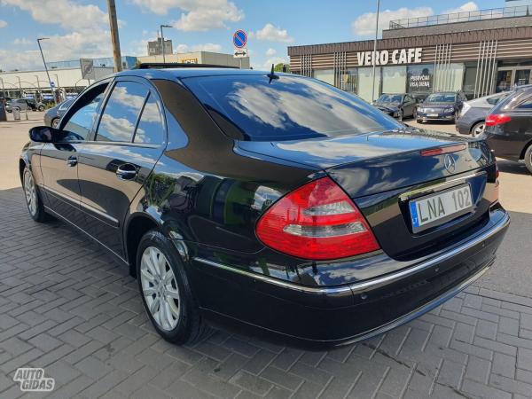 Черный Мерседес Е 320 2003 в Каунас, объемом двигателя 3.20 л и пробегом 370 тыс. км за 3200 €, фото 6 на AUTOMOTO.COM.LV
