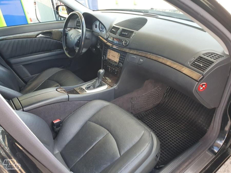 Melns Mercedes-Benz E 320 2003 Kauņa, ar dzinēja tilpumu 3.20 L un nobraukumu 370 tūkst. km par 3200 €, foto 11 vietnē AUTOMOTO.COM.LV