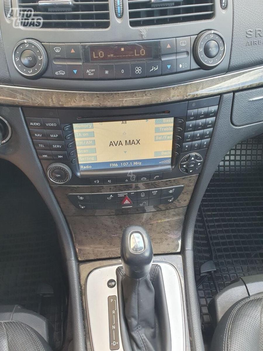 Melns Mercedes-Benz E 320 2003 Kauņa, ar dzinēja tilpumu 3.20 L un nobraukumu 370 tūkst. km par 3200 €, foto 14 vietnē AUTOMOTO.COM.LV